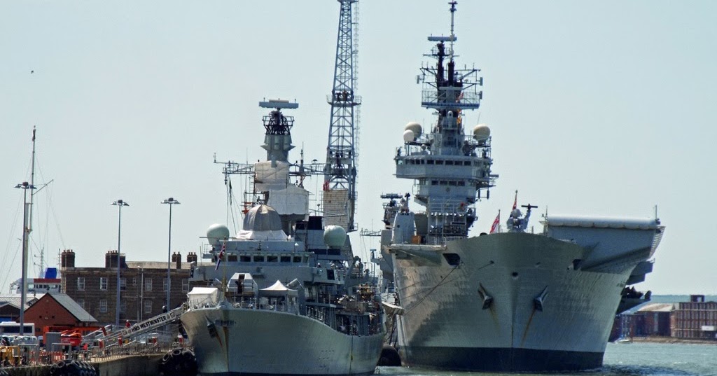 Clyde Naval Gazing: HMS Illustrious
